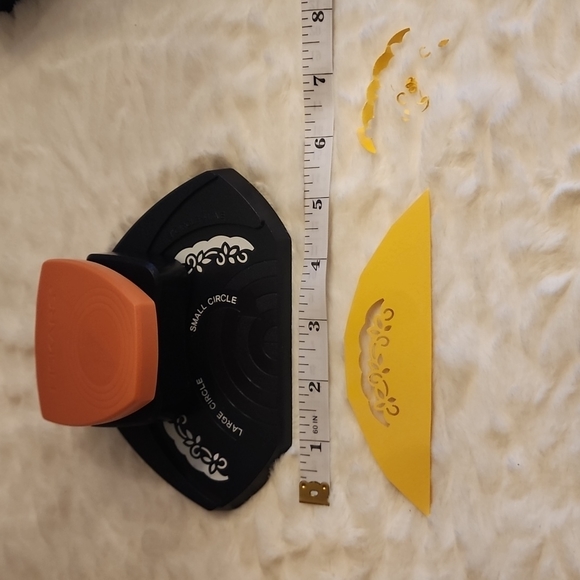 Fiskars | Other | Fiskars Paper Punch Cutter Border Largesmall Circle ...